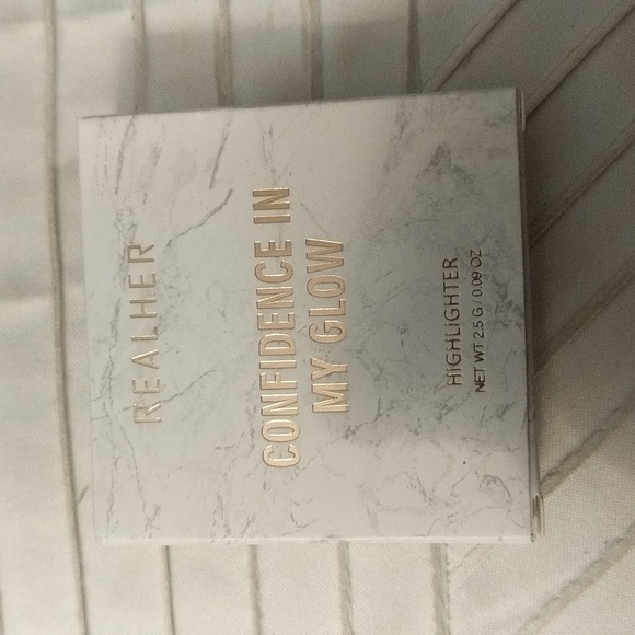RealHer | Makeup | Nwt Highlighter | Poshmark